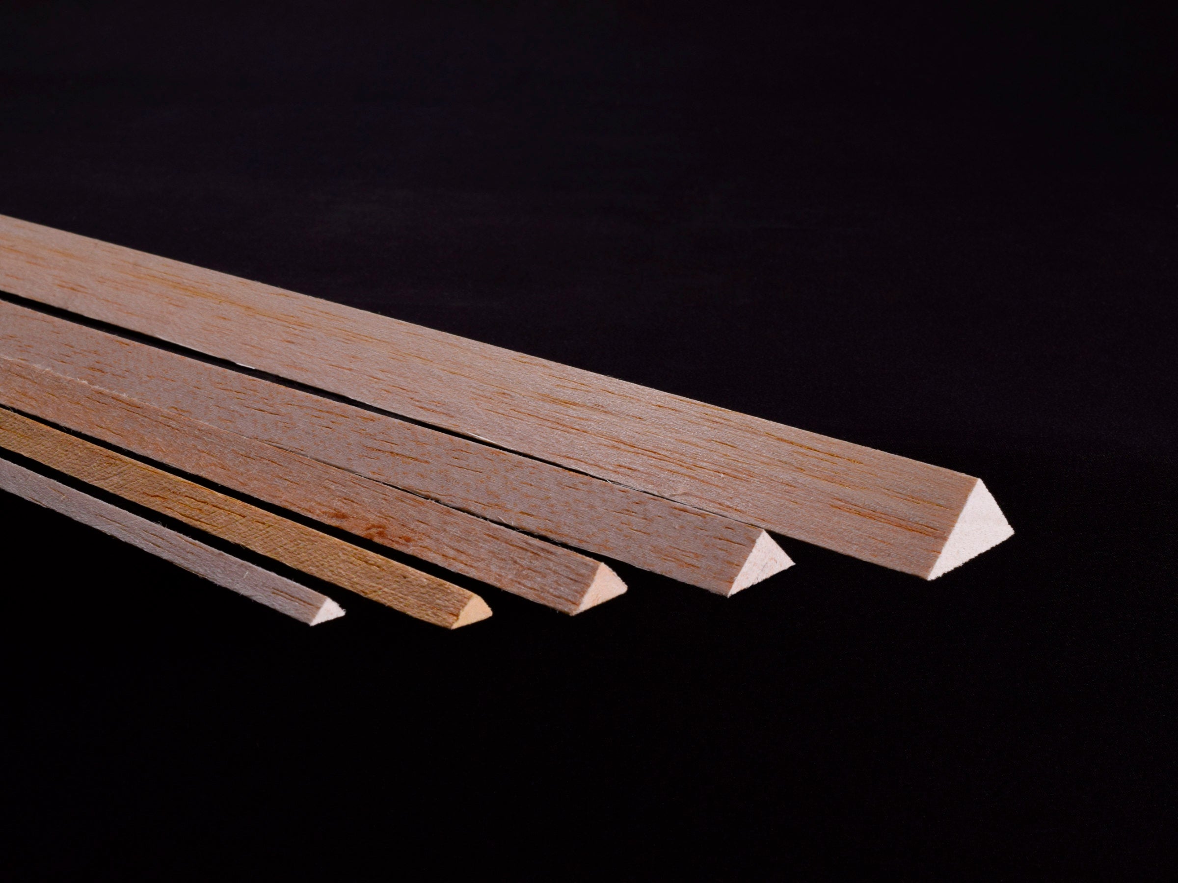 Balsa Triangle Stock 1/2 x 1/2 x 36 – Aloft Hobbies